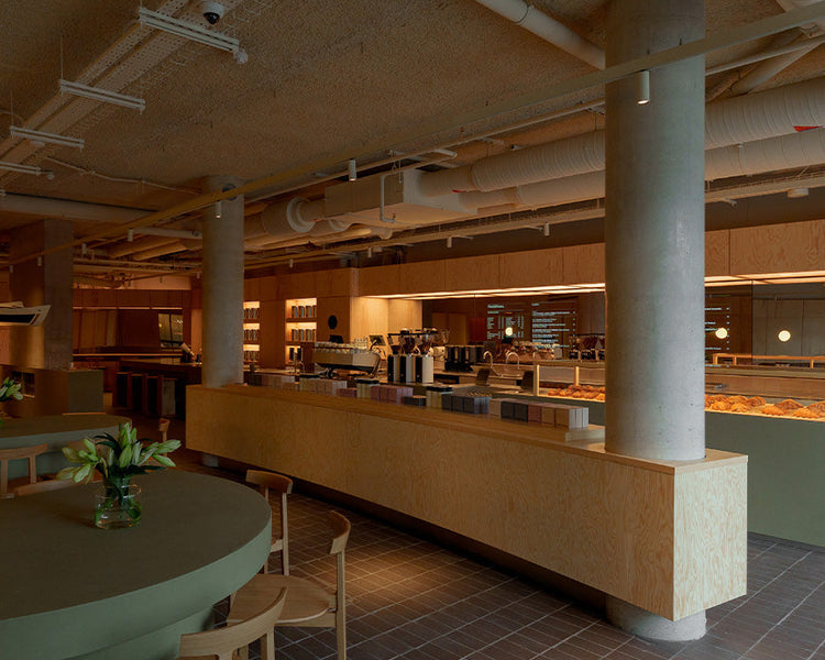 Cafe & Coffee Shop in Bishopsgate | Near Liverpool Street | WatchHouse